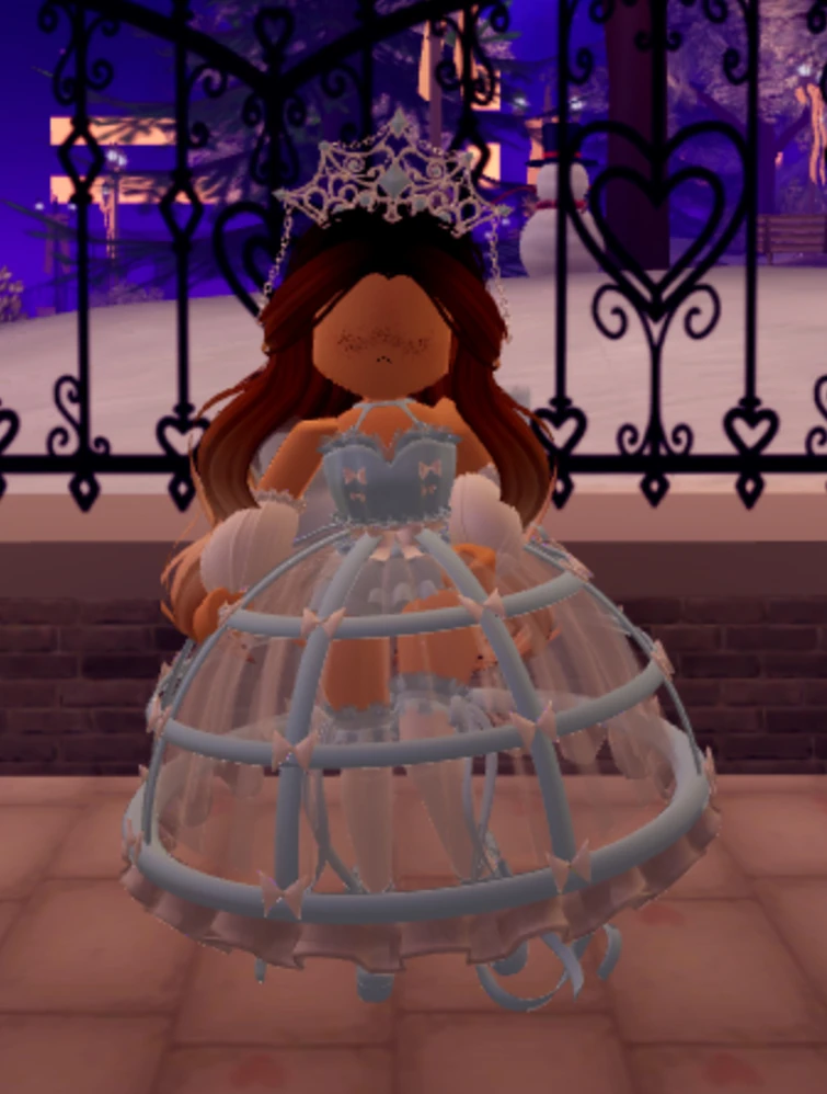 Can someone make an outfit using the enchanting heirloom set? | Fandom