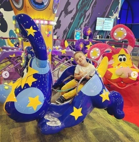 Bootleg Blue's Clues Blue and Magenta Ride at Tom Foolerys Adventure ...