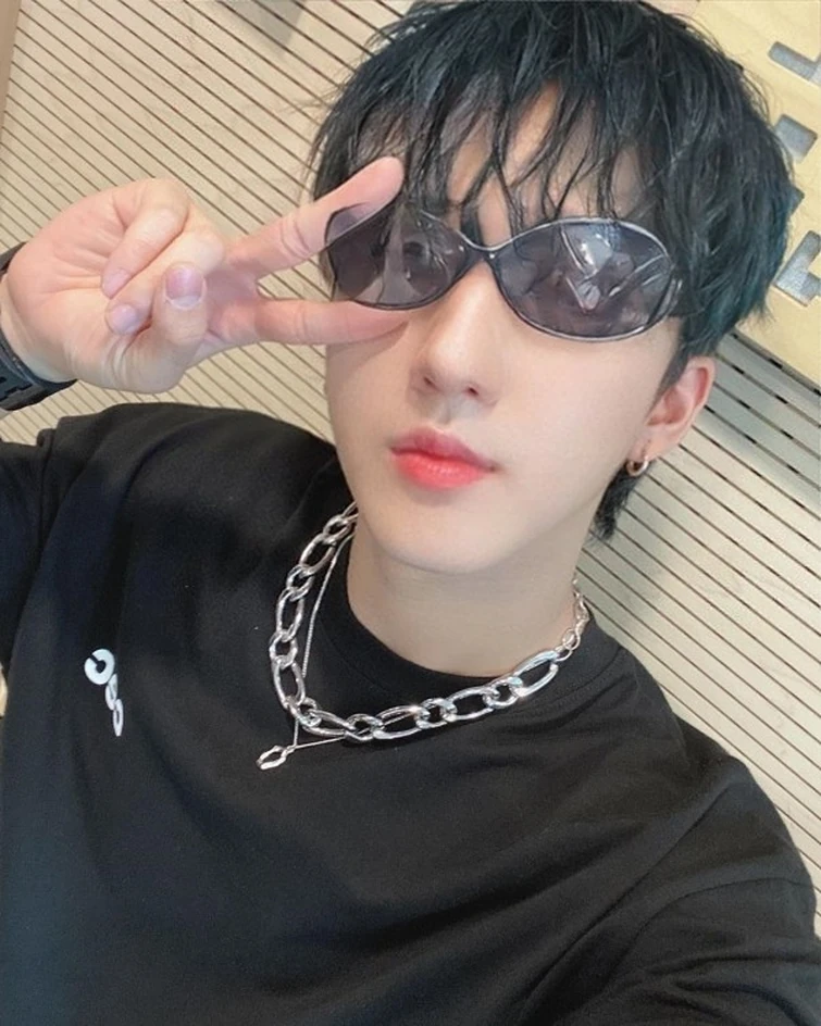 CHANGBIN WEARING A SUNGLASSES | Fandom