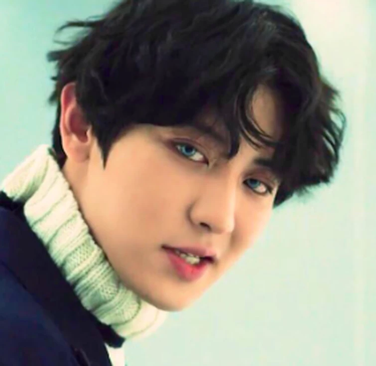 I was checking Chanyeol out and this pic reminded me of Taehyung | Fandom