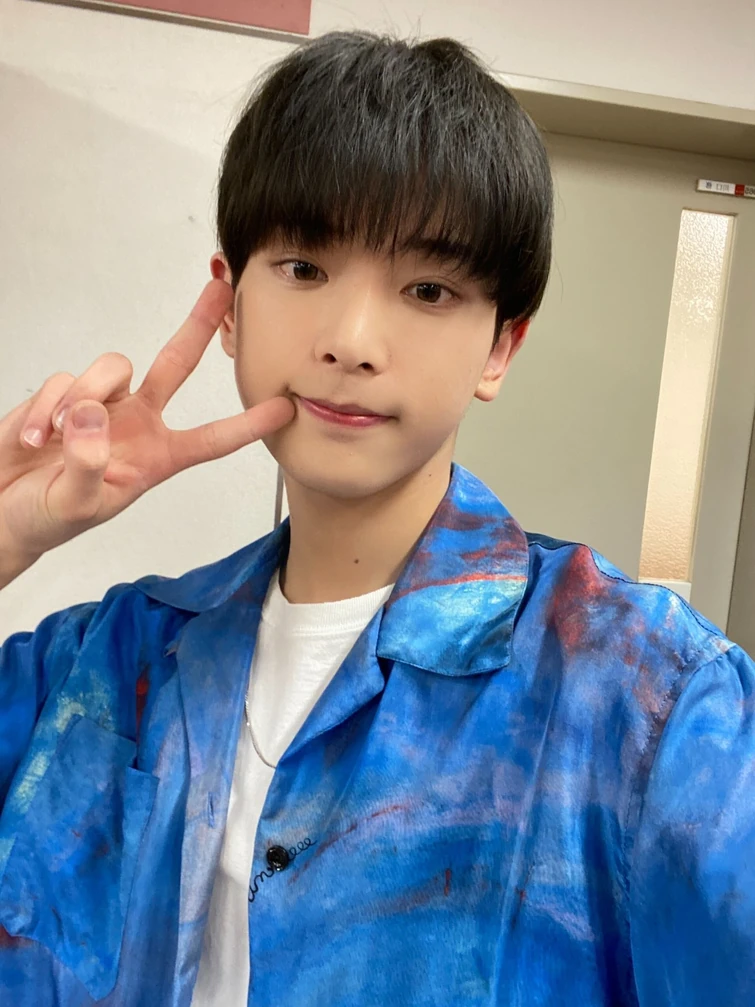 Day 637 of posting a pic of the members of &Team because they debuted!!