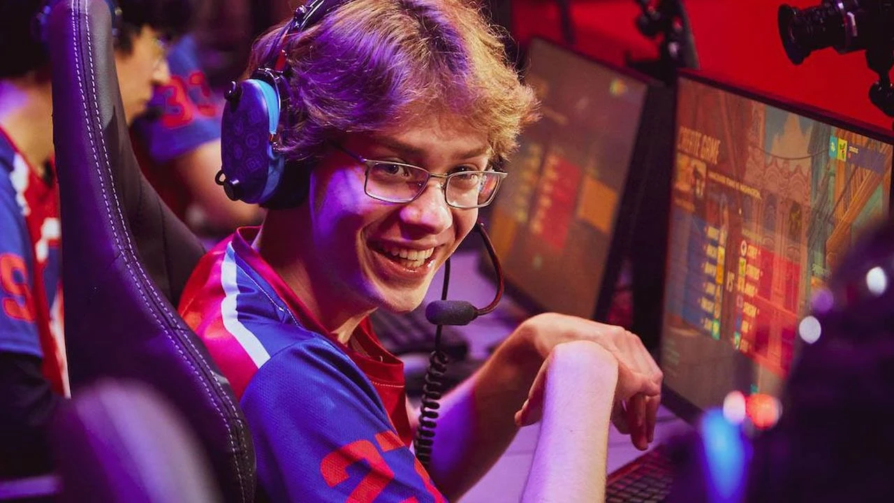 Into Overwatch’s Stratus-phere: Esports Athlete Ethan ‘Stratus’ Yankel ...