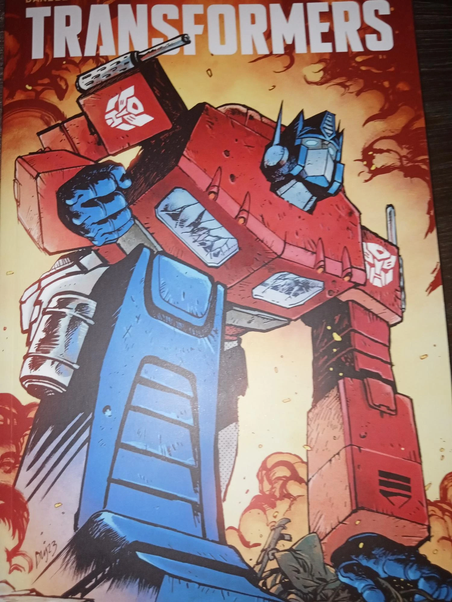 Finally got volume one of skybound transformers | Fandom