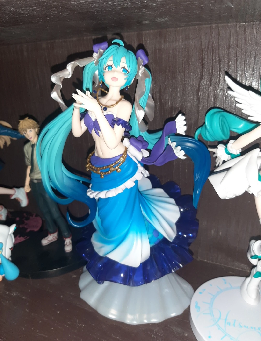 hello everybody my name is markiplier welcome to five nights at miku's ...
