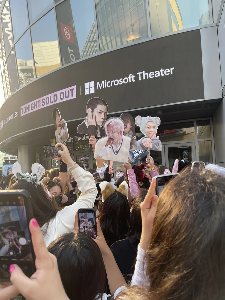 I Was Laughing So Hard While Exploring On Twitter. | Fandom