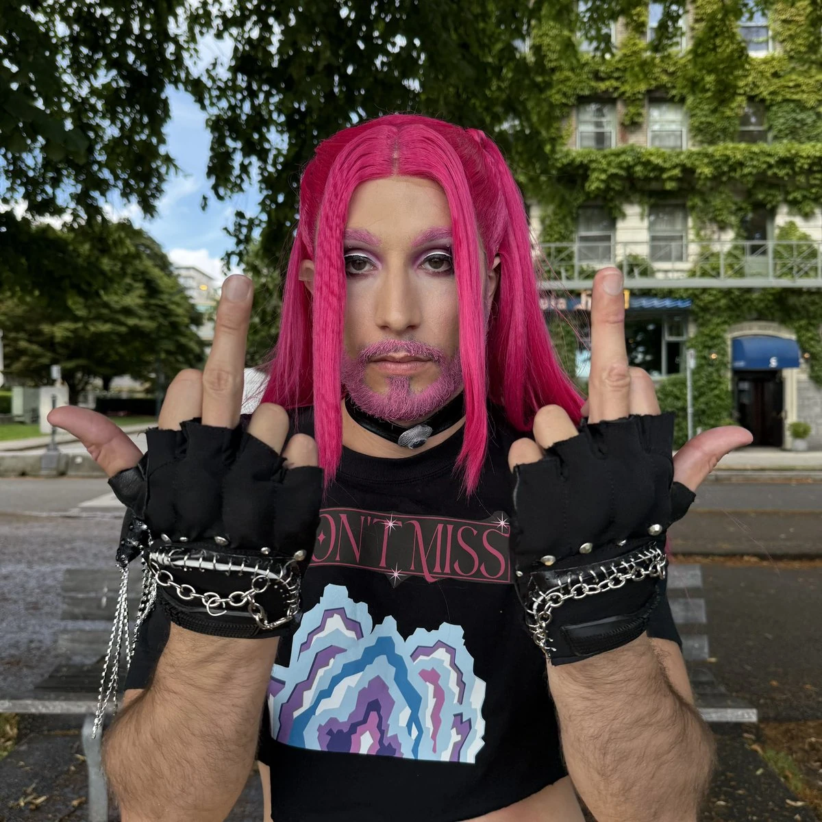 singer bbno$ cosplaying as Mira | Fandom