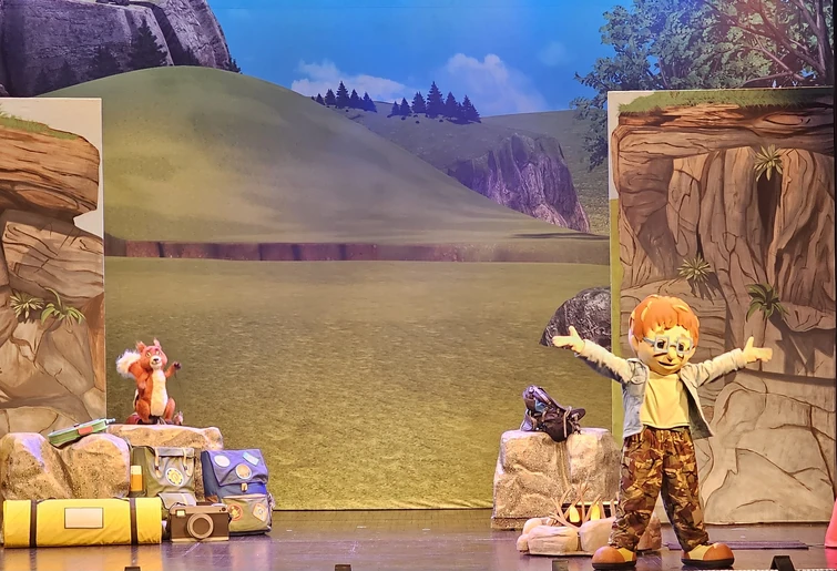 Sneak peak to the stage | Fandom