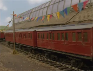 Preferred roof color for the red branchline coaches? | Fandom