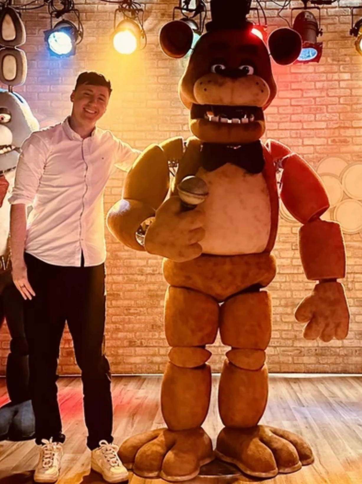 Maybe you can use this to figure out Freddy’s height (Dawko is 6’2” so ...