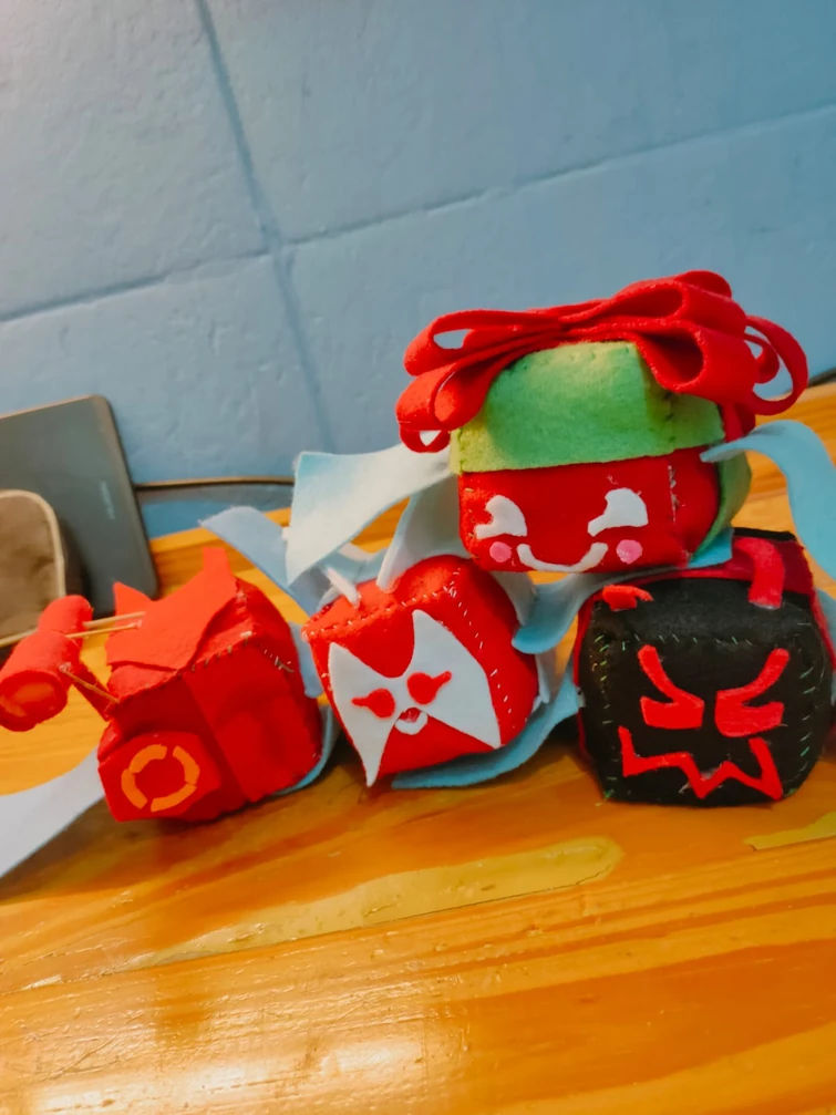 Festive beeeeeeeeeeee | Fandom