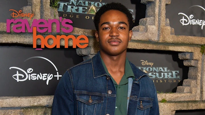 "National Treasure: Edge of History" Red Carpet Interview - Issac Ryan ...