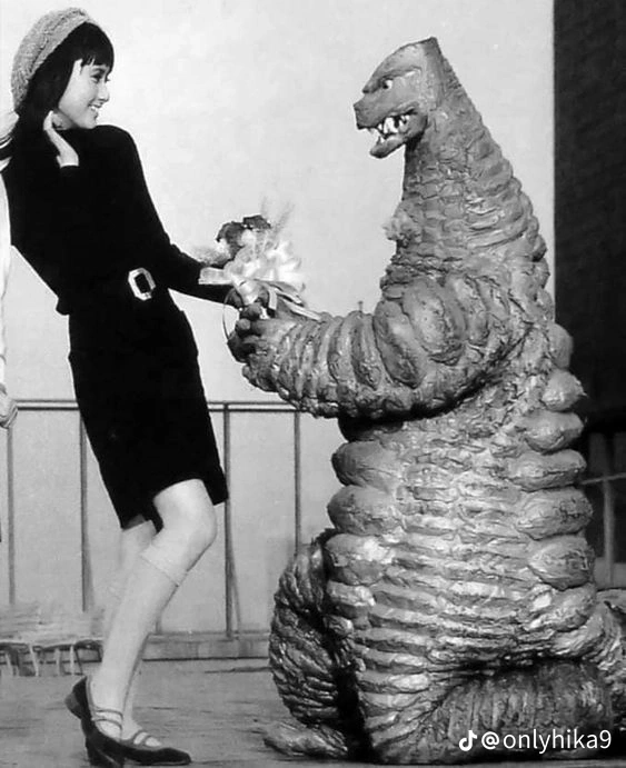 y'all it's official, I have rizz (what y'all opinions on this thing ...