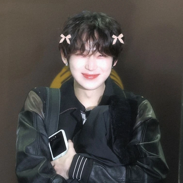 give me pfps. | Fandom