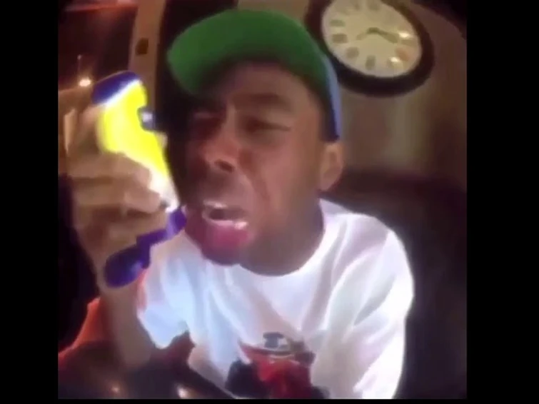 yougn tyler doesnt even look like a younger version he just looks sized ...