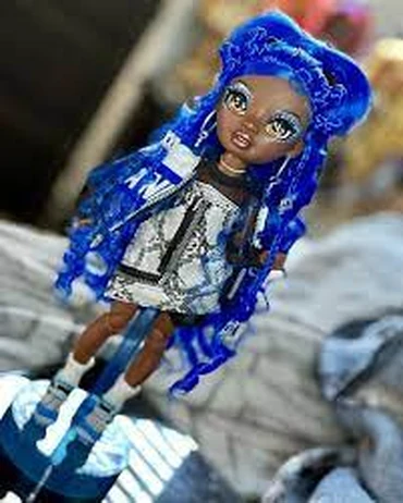 who is better? | Fandom