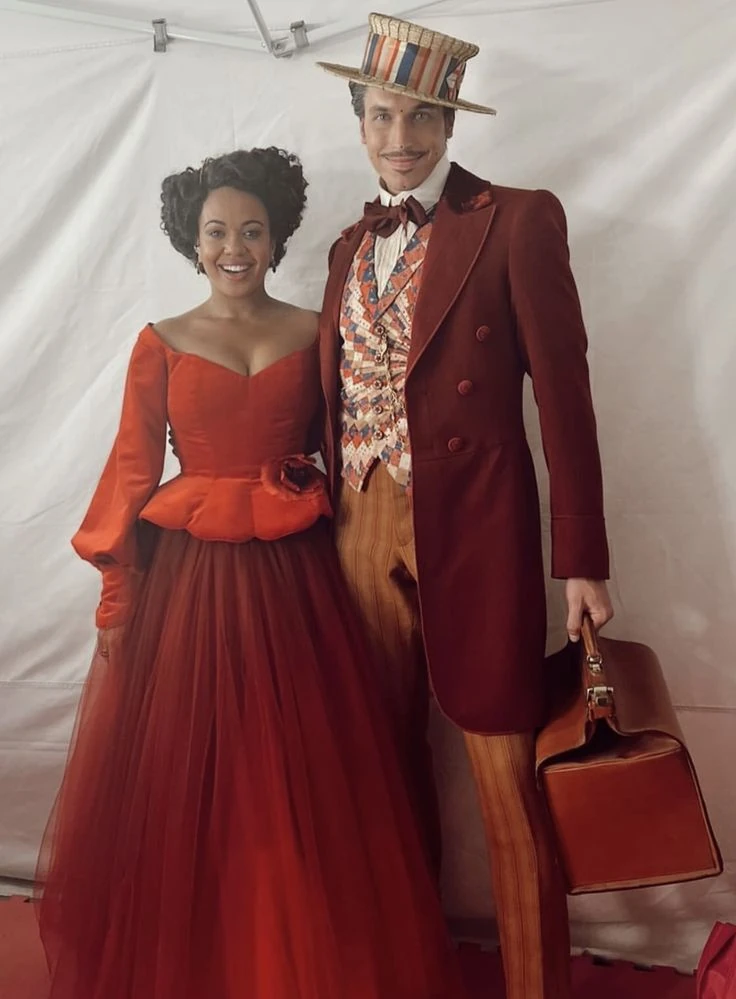 Love how this is like the only BTS picture we have of Elphaba's mother ...