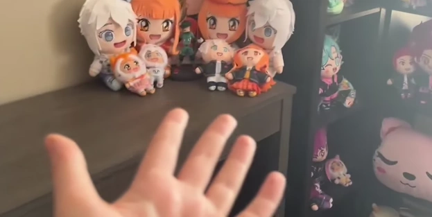 Luca hand reveal | Fandom