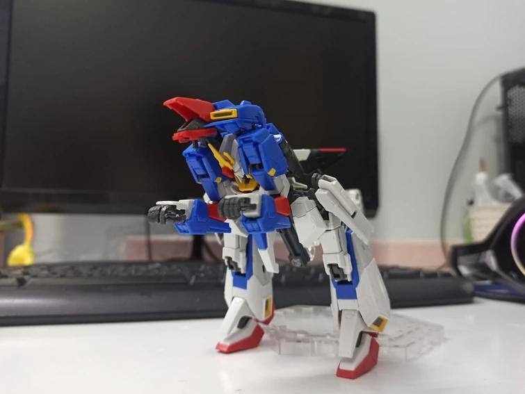 Everyone: “Don’t transforms RG Zeta to it WR mode. It is literally a ...