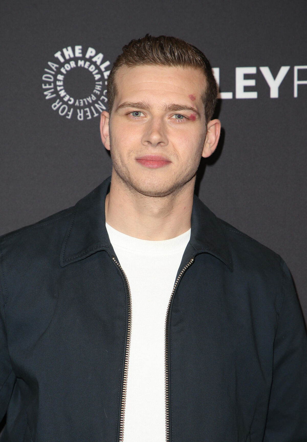 Oliver Stark | 9-1-1 Wiki | Fandom