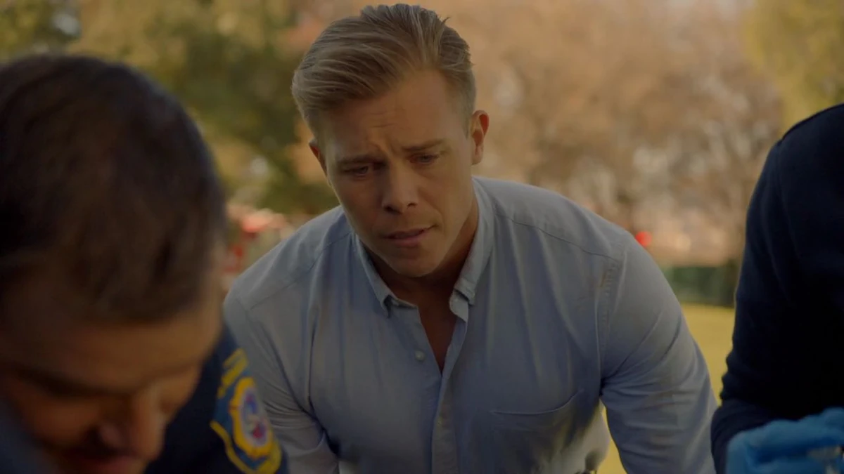 Elliot Smalls | 9-1-1 Wiki | Fandom