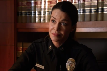 Elaine Maynard | 9-1-1 Wiki | Fandom