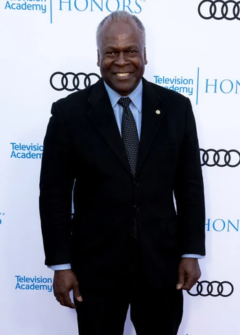 Kim Estes | 9-1-1 Wiki | Fandom