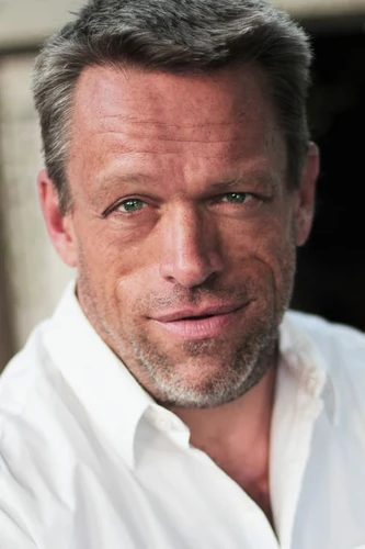 Brian Thompson | 9-1-1 Wiki | Fandom