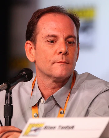 Tim Minear | 9-1-1 Wiki | Fandom