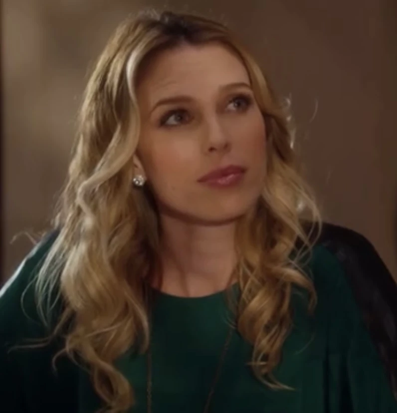 Jen Clark | 90210 USA Wiki | Fandom