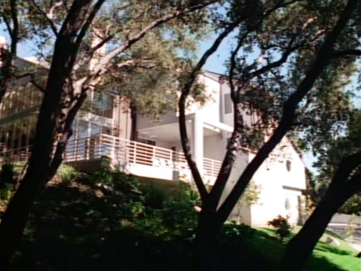 Steve's House | 90210 Wiki | Fandom