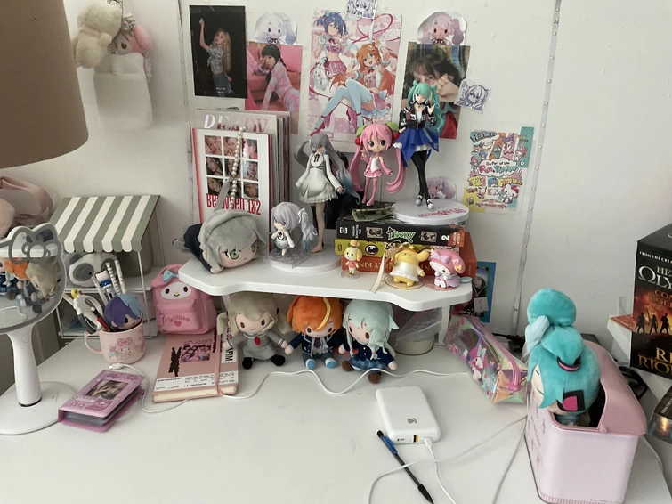 desk reveal | Fandom