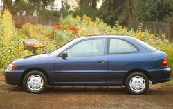1999 hyundai accent hatchback store