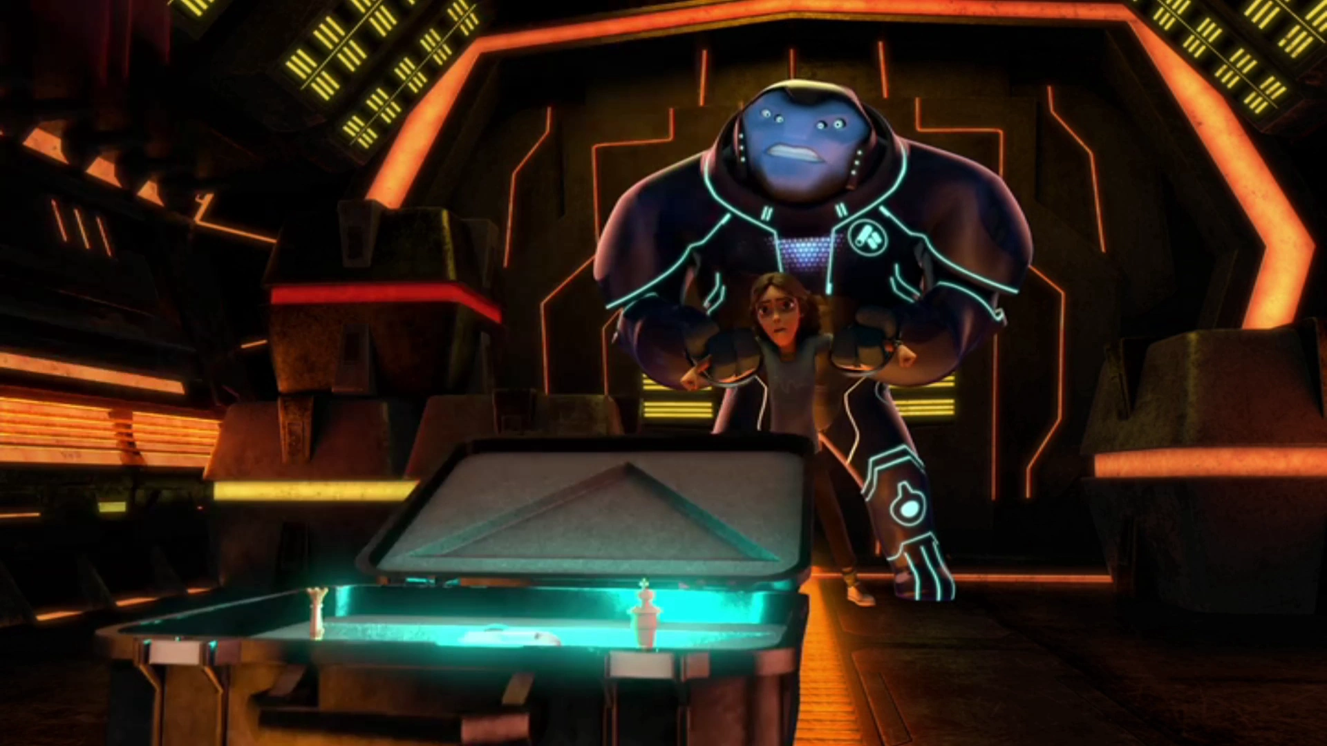 3Below E11 explosive suitcase looks oddly similar to the eyestone ...