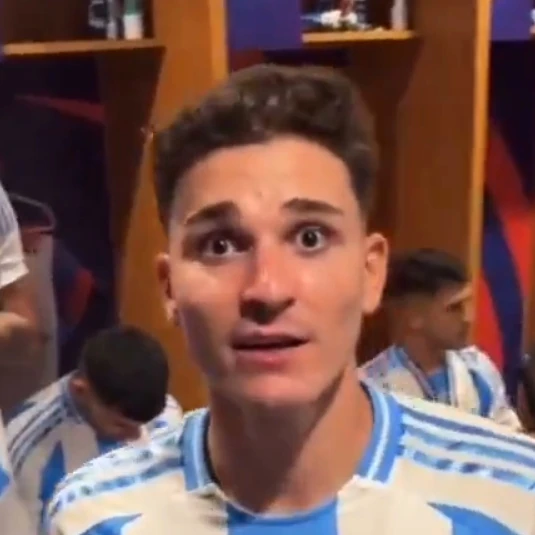 la mirada de las mil jermu | Fandom