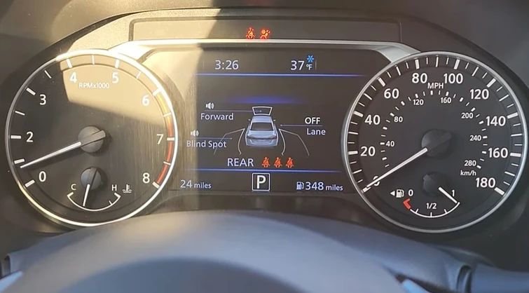 Tachometer Nissan Altima