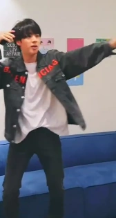 Jin dancing to Happy (he was the best dancer in this one) -"JinKiMin ...