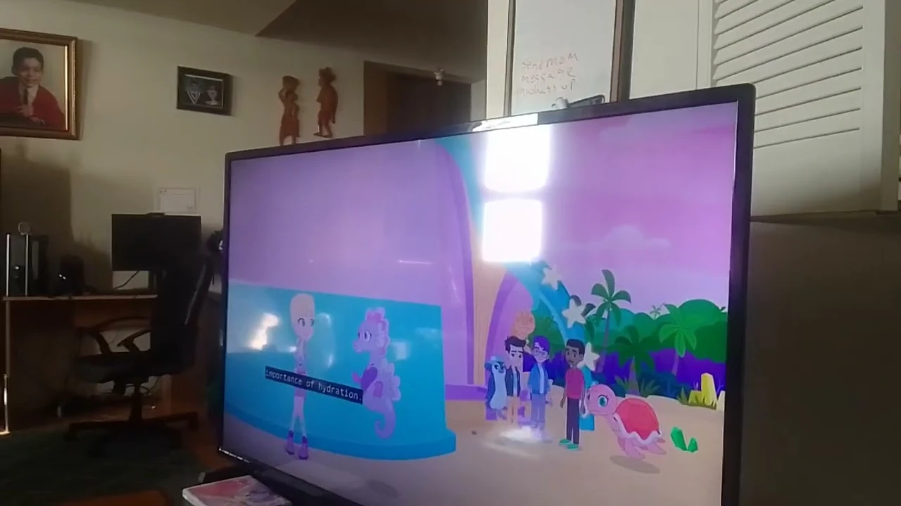 There are some clips about Polly Pocket: Sparkle Cove Adventure | Fandom