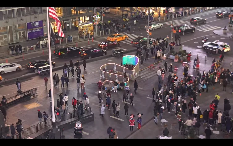 Mickey and Minnie in Times Square | Fandom
