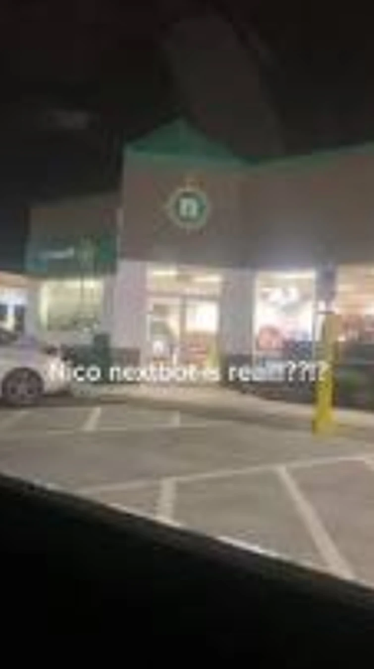 i foun nicos mall irl!!111111 | Fandom