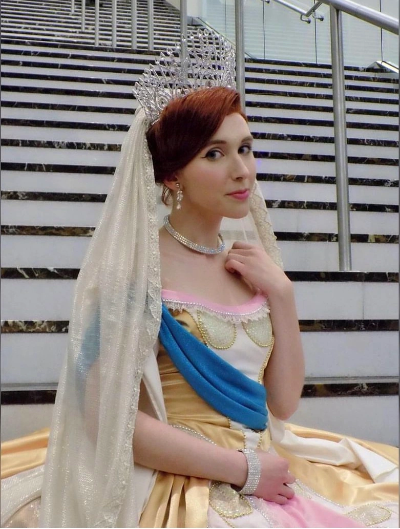 Anastasia with her mother Alexandra | Fandom