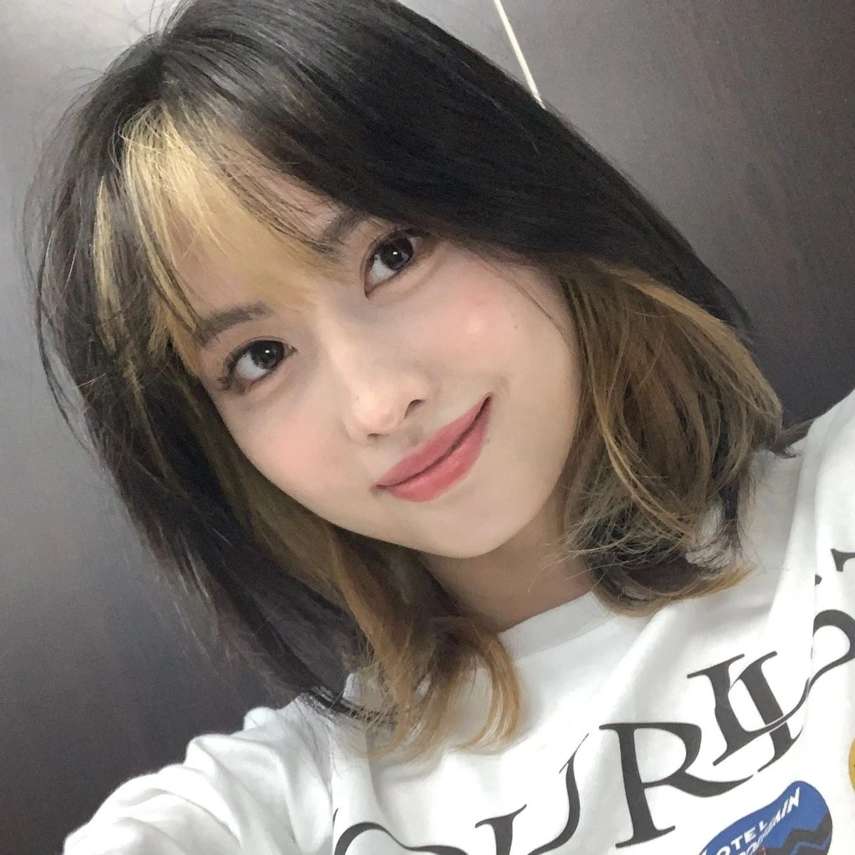 Posting momo pics until her Birthday, day #4 | Fandom