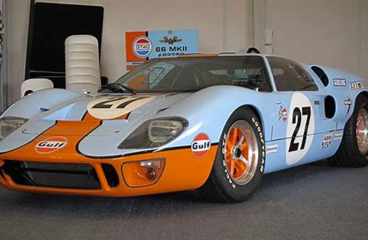 there is something very wrong about this image | Fandom