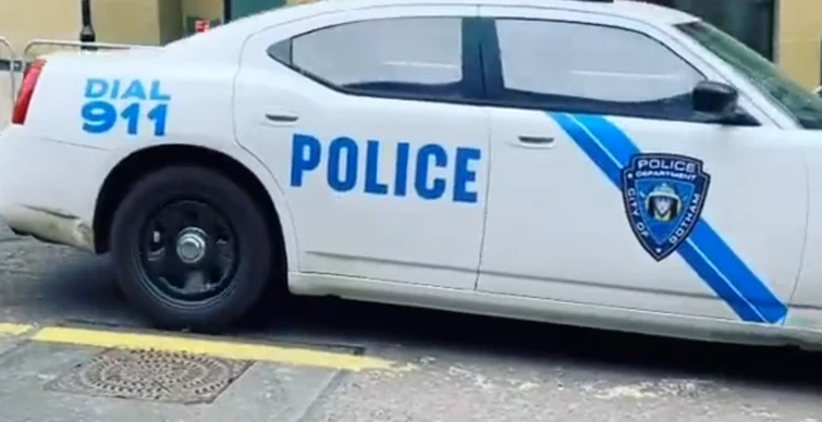 More BTS shots from Batman's Stuff in The Flash. A new look at GCPD'S ...