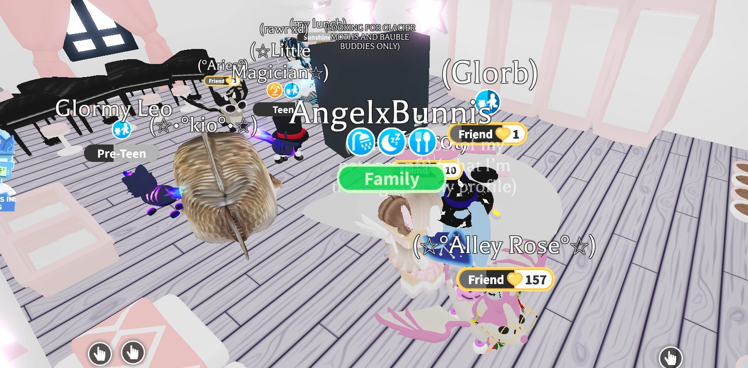 SO MANY WIKIANS IN MY HOUSE HELPP | Fandom