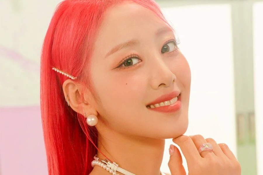 Just give LOONA a break from their world tour already… | Fandom