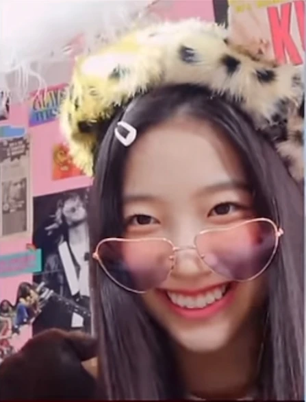 why does she look so devious | Fandom