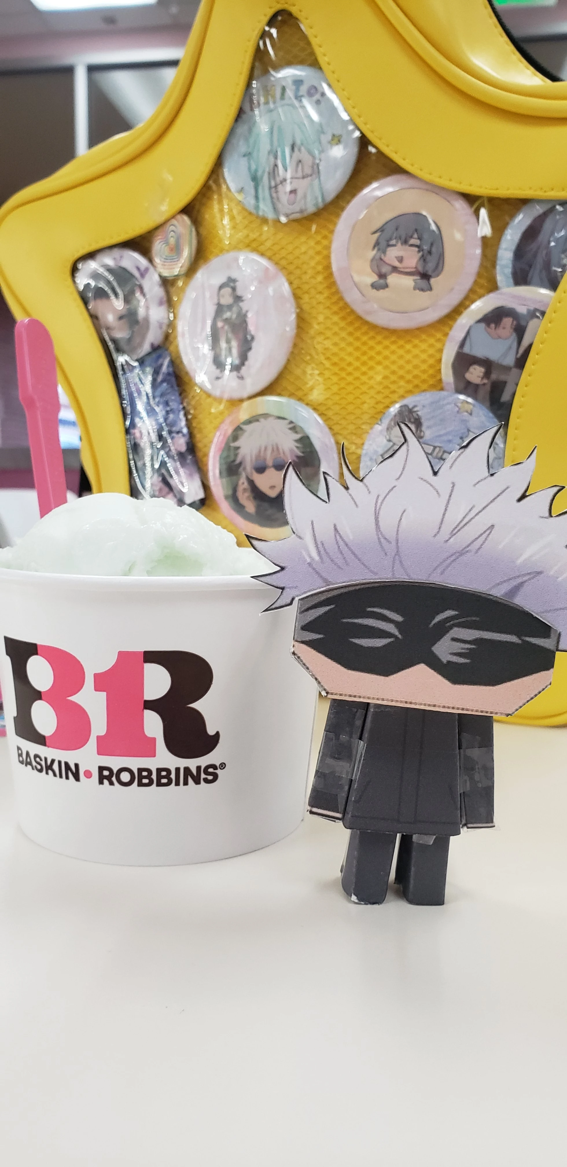 Gojo papercraft went to baskin robbins :) | Fandom
