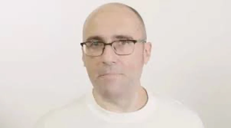 Beardless michael looks like chester bennington | Fandom