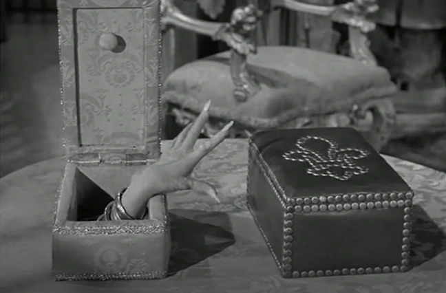 Lady Fingers | Addams Family Wiki | Fandom