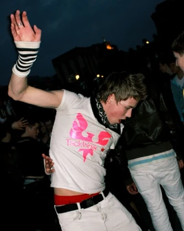 Tecktonik | Aesthetics Wiki | Fandom